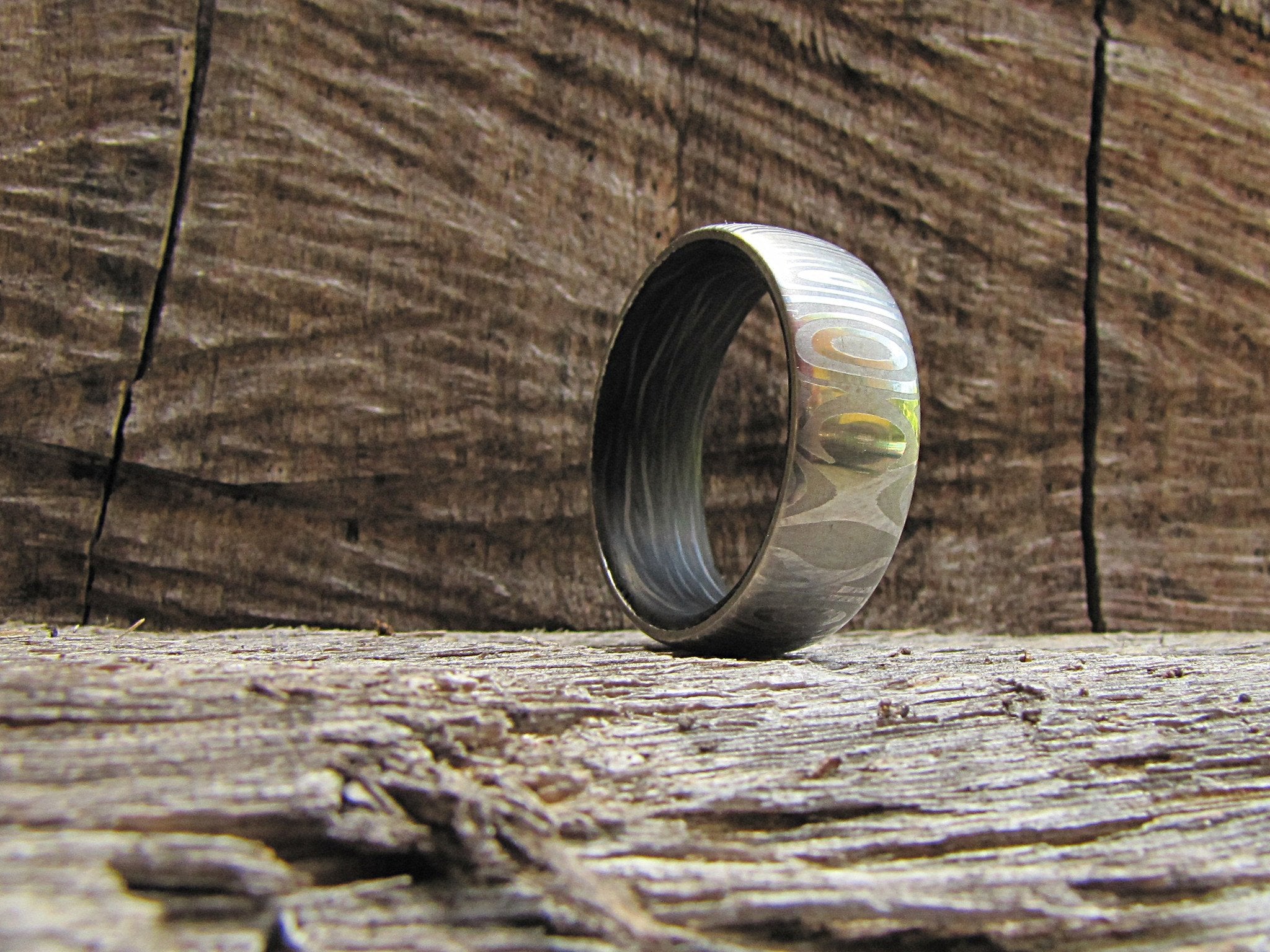 Eclipse - Damascus Steel and Carbon Fiber Men's Ring – Richter Scale Rings